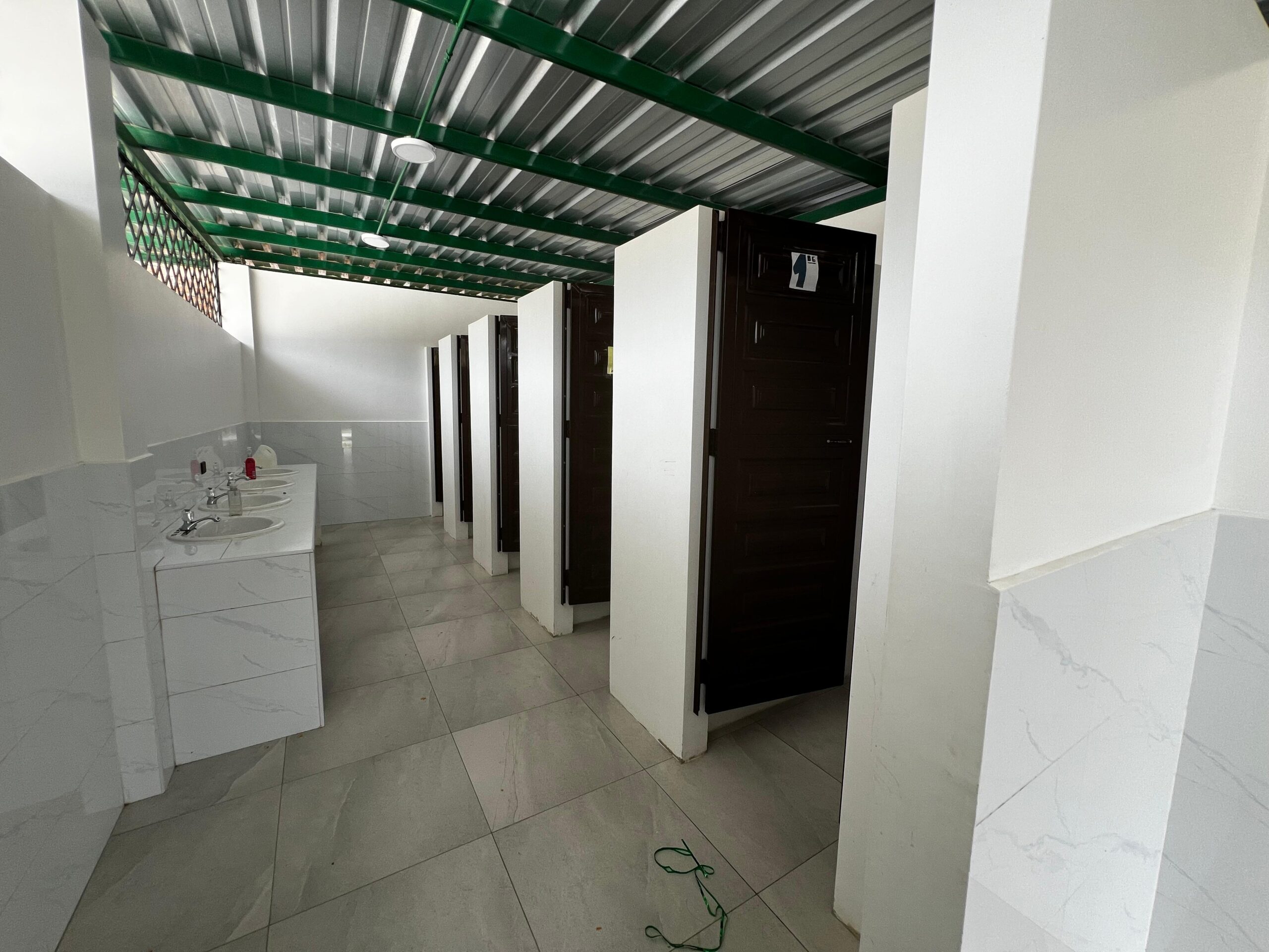 Obras de mejoramiento fortalecen la educación en la Escuela Filomena Rojas Ocampo ~ Plan B Loja